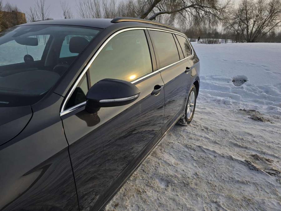 Brown Volkswagen Passat 2022 in Panevezys, with an engine capacity of 1.50 L and mileage of 114 thousand km for 18500 €, photo 12 on AUTOMOTO.COM.LV