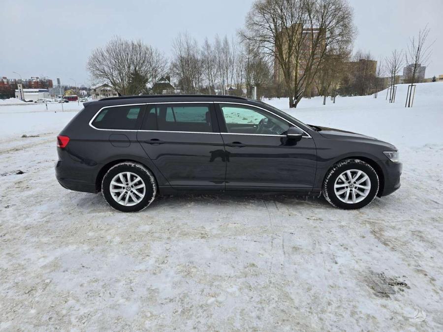 Brown Volkswagen Passat 2022 in Panevezys, with an engine capacity of 1.50 L and mileage of 114 thousand km for 18500 €, photo 6 on AUTOMOTO.COM.LV