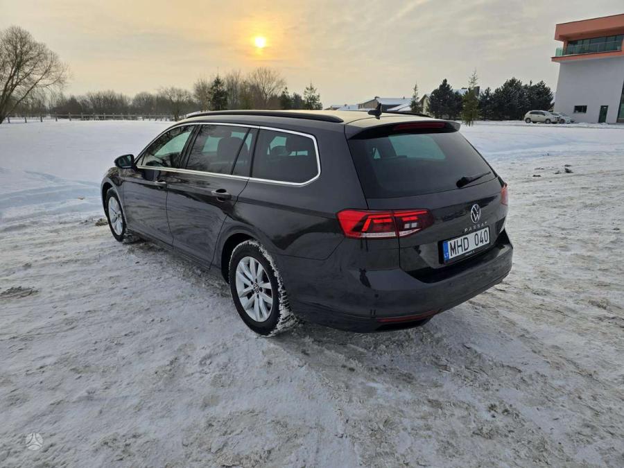 Brūns Volkswagen Passat 2022 Panevēža, ar dzinēja tilpumu 1.50 L un nobraukumu 114 tūkst. km par 18750 €, foto 4 vietnē AUTOMOTO.COM.LV