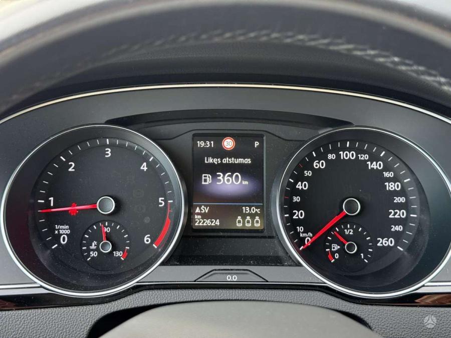 Brūns Volkswagen Passat 2022 Viļņa, ar dzinēja tilpumu 1.97 L un nobraukumu 223 tūkst. km par 15499 €, foto 30 vietnē AUTOMOTO.COM.LV