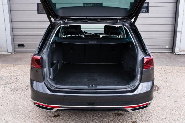Brūns Volkswagen Passat 2023 Jelgava, ar dzinēja tilpumu 2.00 L un nobraukumu 145 tūkst. km par 25650 €, foto 9 vietnē AUTOMOTO.COM.LV