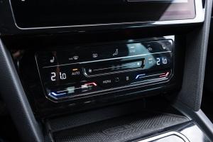 Brūns Volkswagen Passat 2023 Jelgava, ar dzinēja tilpumu 2.00 L un nobraukumu 145 tūkst. km par 25650 €, foto 19 vietnē AUTOMOTO.COM.LV
