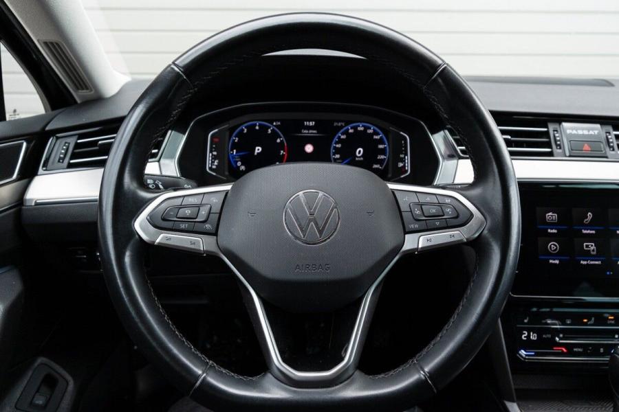 Brūns Volkswagen Passat 2023 Jelgava, ar dzinēja tilpumu 2.00 L un nobraukumu 145 tūkst. km par 25650 €, foto 22 vietnē AUTOMOTO.COM.LV
