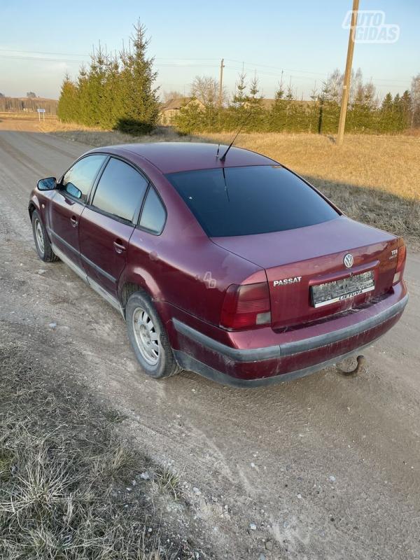 Volkswagen Passat 1998 in Utena, with an engine capacity of 1.90 L and mileage of 437 thousand km for 800 €, photo 4 on AUTOMOTO.COM.LV
