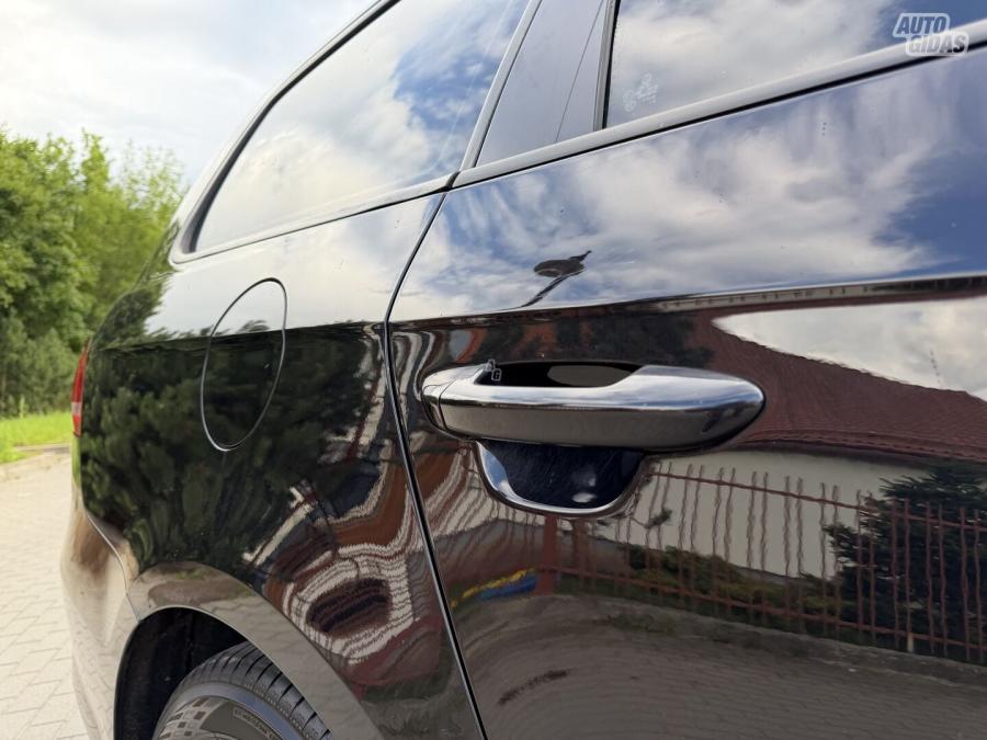 Volkswagen Passat 2014 in Vilnius, with an engine capacity of 2.00 L and mileage of 285 thousand km for 4400 €, photo 18 on AUTOMOTO.COM.LV