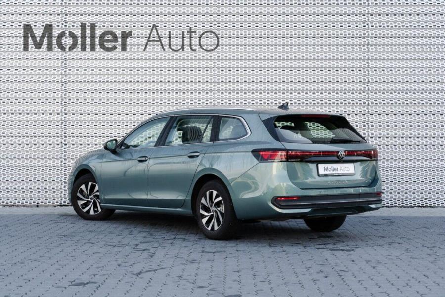 Zaļš Volkswagen Passat 2024 Mārupe, ar dzinēja tilpumu 1.50 L un nobraukumu 61 tūkst. km par 29900 €, foto 4 vietnē AUTOMOTO.COM.LV