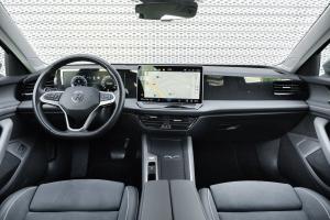 Zaļš Volkswagen Passat 2024 Mārupe, ar dzinēja tilpumu 1.50 L un nobraukumu 61 tūkst. km par 29900 €, foto 7 vietnē AUTOMOTO.COM.LV