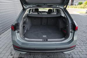 Zaļš Volkswagen Passat 2024 Mārupe, ar dzinēja tilpumu 1.50 L un nobraukumu 61 tūkst. km par 29900 €, foto 34 vietnē AUTOMOTO.COM.LV