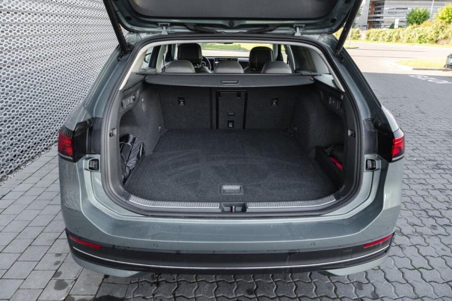 Zaļš Volkswagen Passat 2024 Mārupe, ar dzinēja tilpumu 1.50 L un nobraukumu 61 tūkst. km par 29900 €, foto 34 vietnē AUTOMOTO.COM.LV