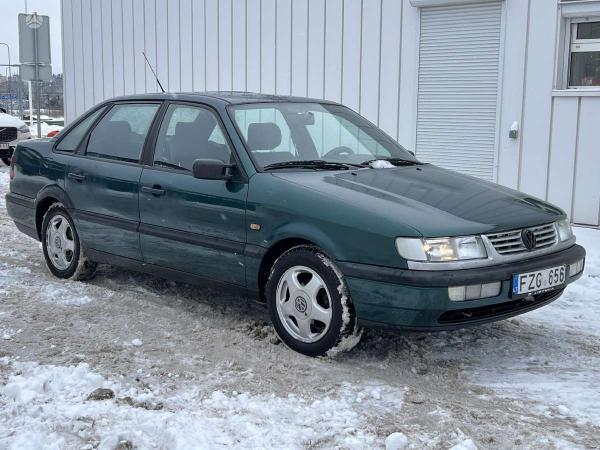 Zaļš Volkswagen Passat 1996 Viļņa, ar dzinēja tilpumu 1.90 L un nobraukumu 227 tūkst. km par 850 €, foto 2 vietnē AUTOMOTO.COM.LV