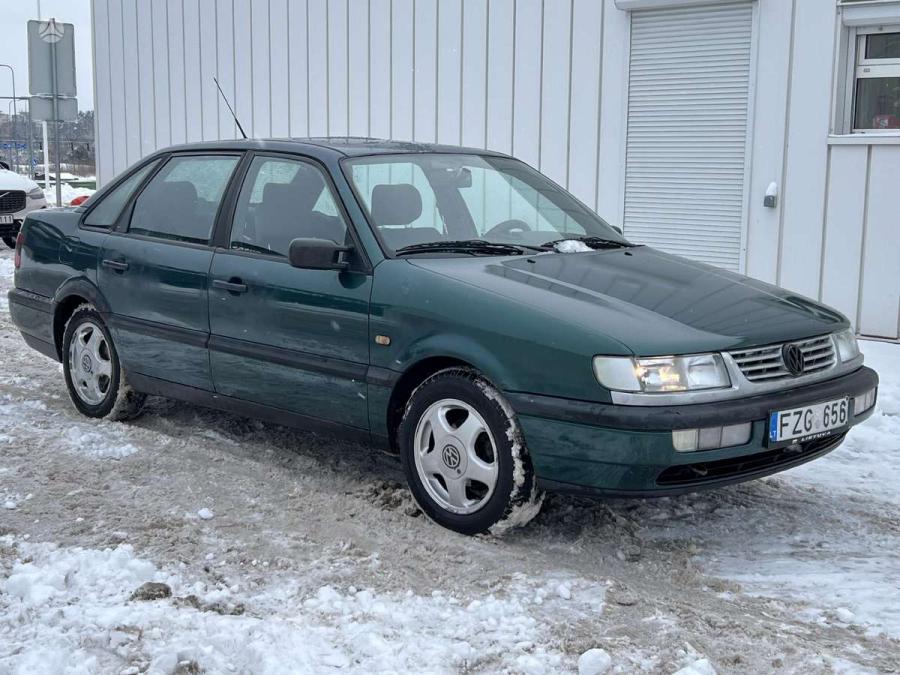 Zaļš Volkswagen Passat 1996 Viļņa, ar dzinēja tilpumu 1.90 L un nobraukumu 227 tūkst. km par 850 €, foto 2 vietnē AUTOMOTO.COM.LV