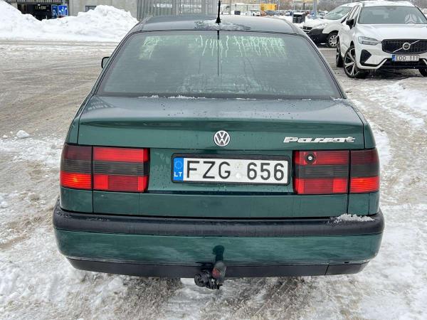 Zaļš Volkswagen Passat 1996 Viļņa, ar dzinēja tilpumu 1.90 L un nobraukumu 227 tūkst. km par 850 €, foto 7 vietnē AUTOMOTO.COM.LV