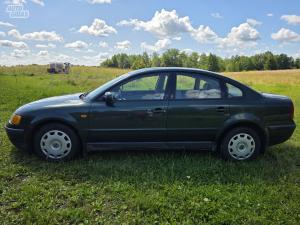 Zaļš Volkswagen Passat 1997 Zarasai, ar dzinēja tilpumu 1.60 L un nobraukumu 228 tūkst. km par 1000 €, foto 5 vietnē AUTOMOTO.COM.LV