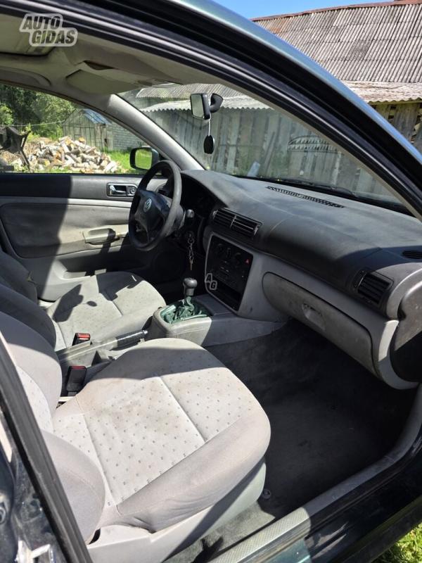 Zaļš Volkswagen Passat 1997 Zarasai, ar dzinēja tilpumu 1.60 L un nobraukumu 228 tūkst. km par 1000 €, foto 10 vietnē AUTOMOTO.COM.LV