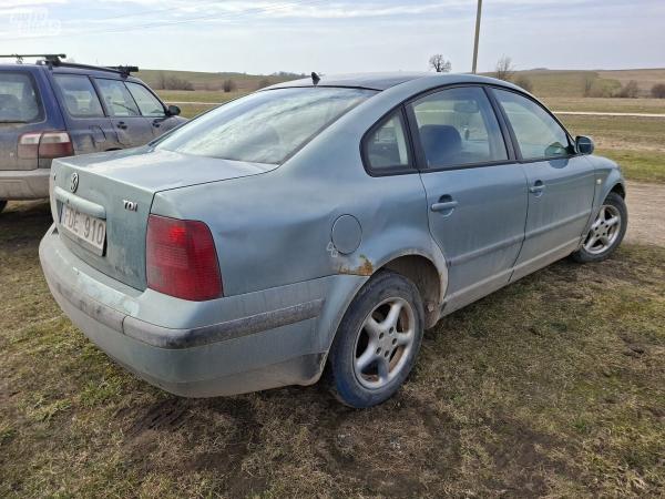 Zaļš Volkswagen Passat 1998 Kretinga, ar dzinēja tilpumu 1.90 L un nobraukumu 394 tūkst. km par 500 €, foto 4 vietnē AUTOMOTO.COM.LV