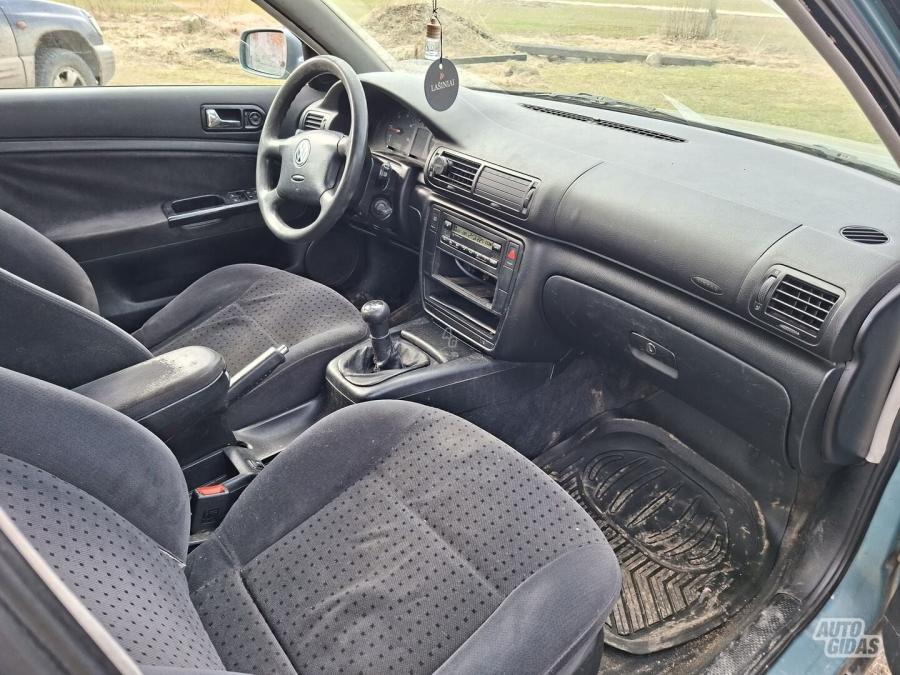 Zaļš Volkswagen Passat 1998 Kretinga, ar dzinēja tilpumu 1.90 L un nobraukumu 394 tūkst. km par 500 €, foto 11 vietnē AUTOMOTO.COM.LV