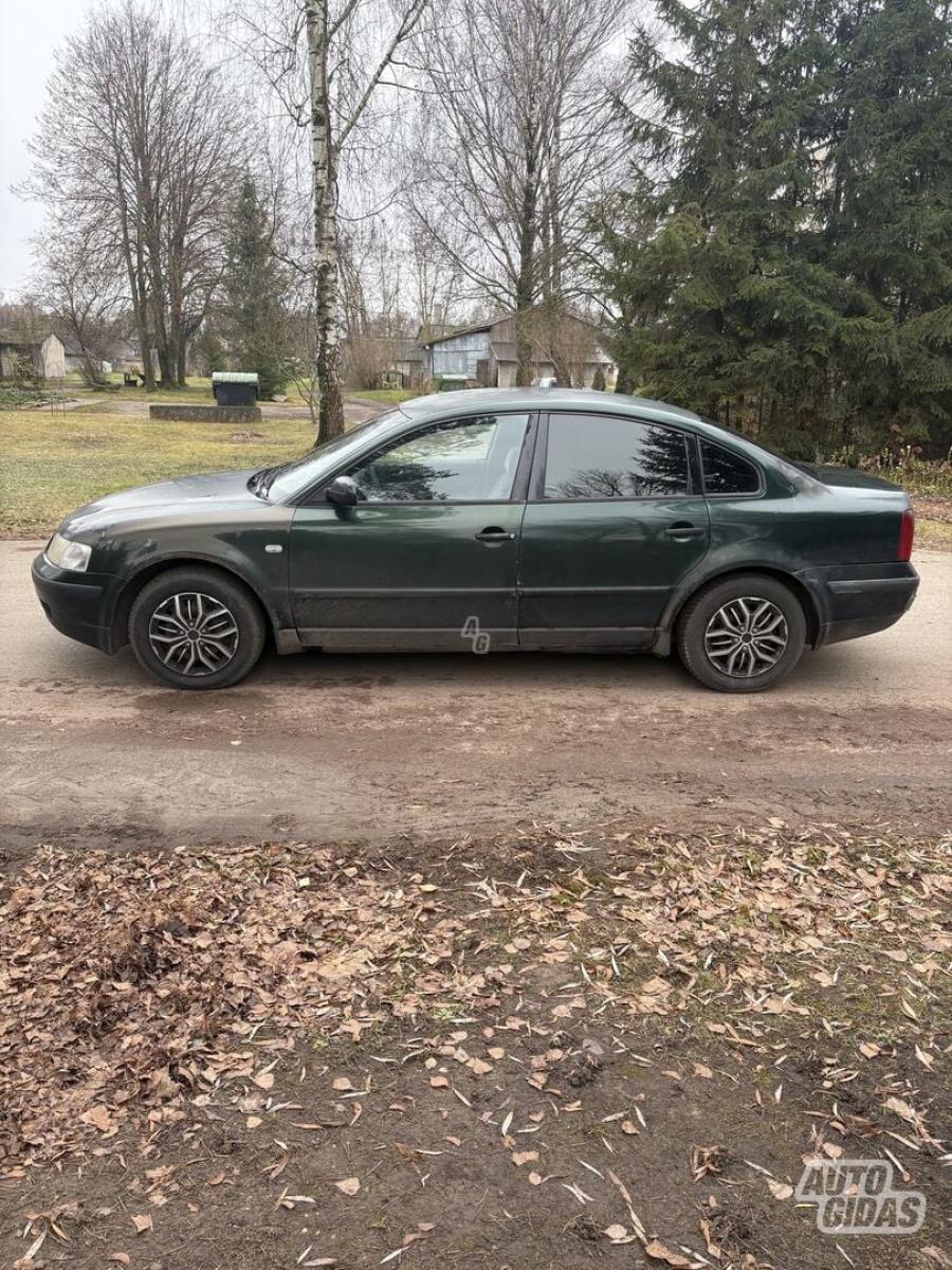 Green Volkswagen Passat 1999 in Kaunas, with an engine capacity of 1.90 L and mileage of 486 thousand km for 850 €, photo 3 on AUTOMOTO.COM.LV