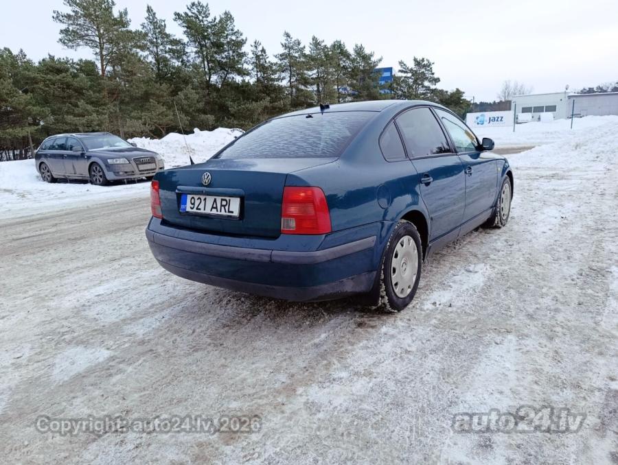 Zaļš Volkswagen Passat 1999 Tallina, ar dzinēja tilpumu 1.90 L un nobraukumu 384 tūkst. km par 999 €, foto 3 vietnē AUTOMOTO.COM.LV