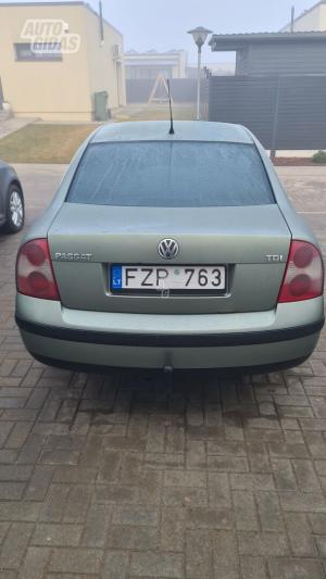 Green Volkswagen Passat 2003 in Kaunas, with an engine capacity of 1.90 L and mileage of 410 thousand km for 980 €, photo 2 on AUTOMOTO.COM.LV