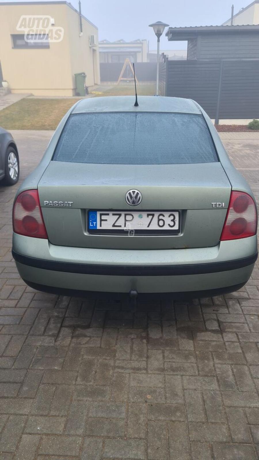Green Volkswagen Passat 2003 in Kaunas, with an engine capacity of 1.90 L and mileage of 410 thousand km for 980 €, photo 2 on AUTOMOTO.COM.LV