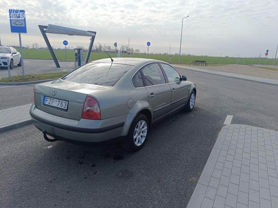 Zaļš Volkswagen Passat 2003 Marijampole, ar dzinēja tilpumu 1.90 L un nobraukumu 395 tūkst. km par 1550 €, foto 4 vietnē AUTOMOTO.COM.LV