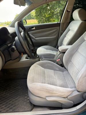 Zaļš Volkswagen Passat 2003 Alīta, ar dzinēja tilpumu 1.90 L un nobraukumu 450 tūkst. km par 2300 €, foto 14 vietnē AUTOMOTO.COM.LV