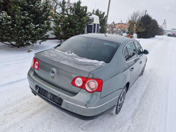 Green Volkswagen Passat 2006 in Marijampole, with an engine capacity of 1.98 L and mileage of 230 thousand km for 1150 €, photo 4 on AUTOMOTO.COM.LV