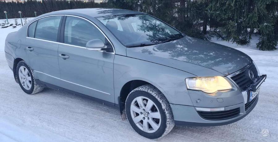 Green Volkswagen Passat 2009 in Siauliai, with an engine capacity of 1.97 L and mileage of 416 thousand km for 1900 €, photo 3 on AUTOMOTO.COM.LV