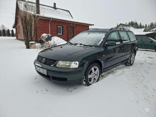 Green Volkswagen Passat 1997 in Marijampole, with an engine capacity of 1.90 L and mileage of 299 thousand km for 1600 €, photo 1 on AUTOMOTO.COM.LV