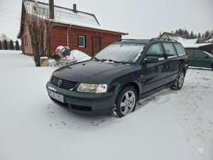 Green Volkswagen Passat 1997 in Marijampole, with an engine capacity of 1.90 L and mileage of 299 thousand km for 1600 €, photo  on AUTOMOTO.COM.LV