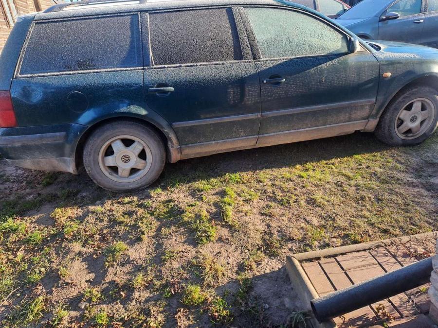 Zaļš Volkswagen Passat 1998 Marijampole, ar dzinēja tilpumu 1.90 L un nobraukumu 460 tūkst. km par 400 €, foto 4 vietnē AUTOMOTO.COM.LV