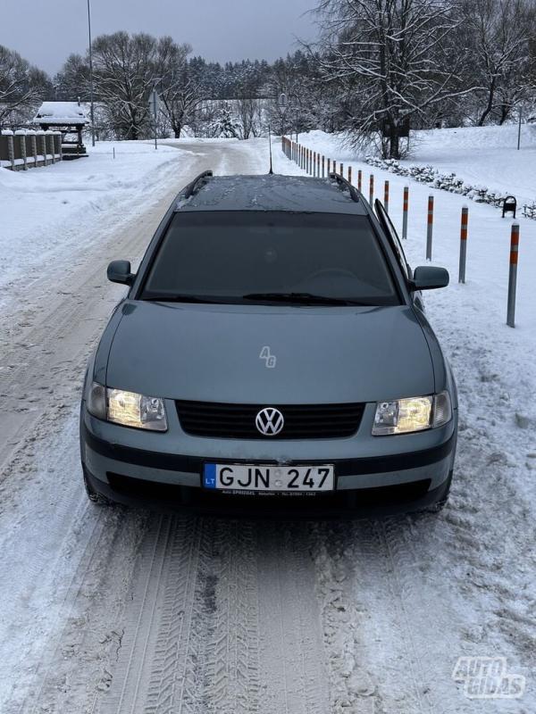 Green Volkswagen Passat 1998 in Vilnius, with an engine capacity of 1.90 L and mileage of 321 thousand km for 1299 €, photo 1 on AUTOMOTO.COM.LV