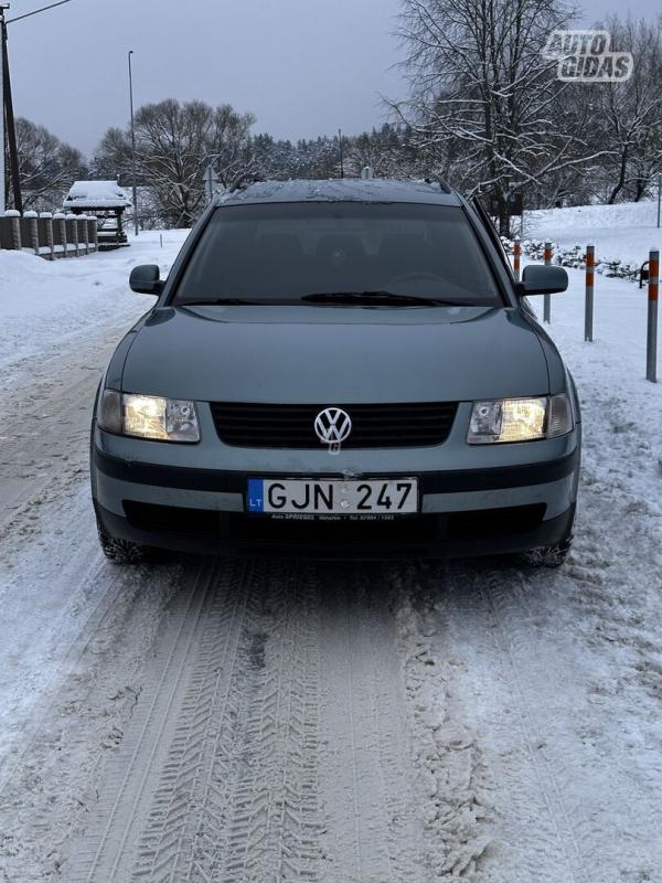 Green Volkswagen Passat 1998 in Vilnius, with an engine capacity of 1.90 L and mileage of 321 thousand km for 1299 €, photo 2 on AUTOMOTO.COM.LV