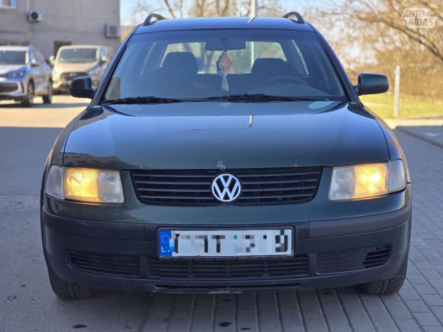 Green Volkswagen Passat 1998 in Vilnius, with an engine capacity of 1.90 L and mileage of 475 thousand km for 750 €, photo 1 on AUTOMOTO.COM.LV