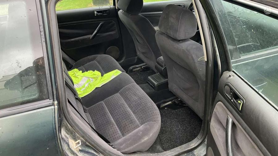 Zaļš Volkswagen Passat 1998 Viļņa, ar dzinēja tilpumu 1.90 L un nobraukumu 494 tūkst. km par 1200 €, foto 9 vietnē AUTOMOTO.COM.LV