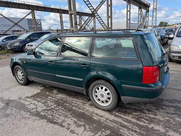 Green Volkswagen Passat 1998 in Tallinn, with an engine capacity of 1.60 L and mileage of 169 thousand km for 599 €, photo 4 on AUTOMOTO.COM.LV