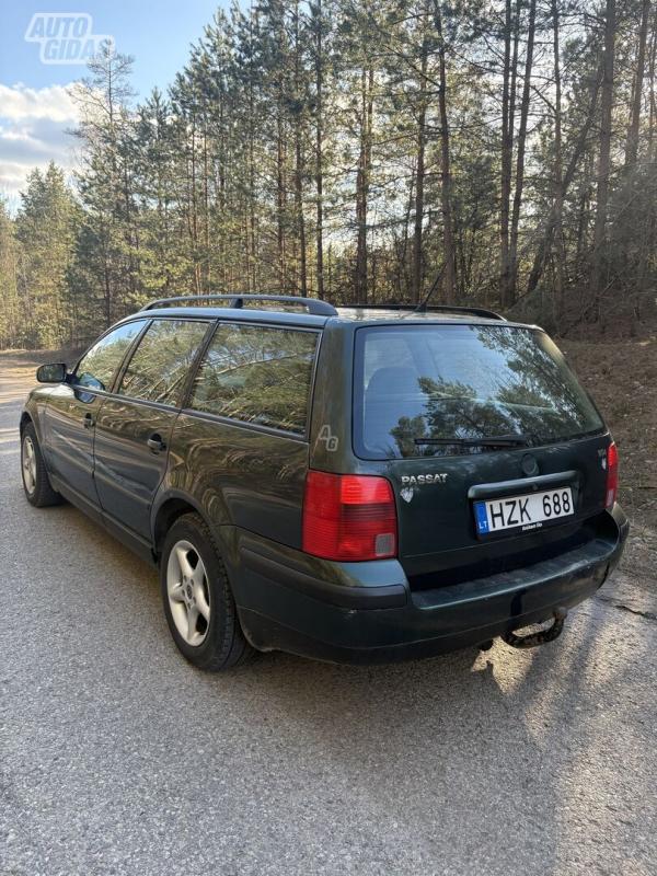 Green Volkswagen Passat 1999 in Varena, with an engine capacity of 1.90 L and mileage of 310 thousand km for 850 €, photo 4 on AUTOMOTO.COM.LV