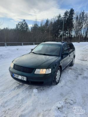 Zaļš Volkswagen Passat 2000 Ignalina, ar dzinēja tilpumu 1.90 L un nobraukumu 400 tūkst. km par 950 €, foto 2 vietnē AUTOMOTO.COM.LV