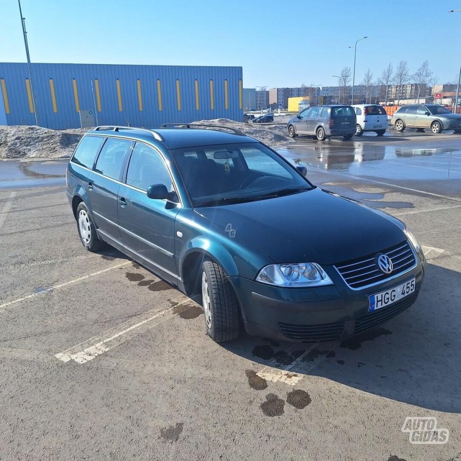 Zaļš Volkswagen Passat 2001 Telšiai, ar dzinēja tilpumu 1.90 L un nobraukumu 360 tūkst. km par 1150 €, foto 1 vietnē AUTOMOTO.COM.LV