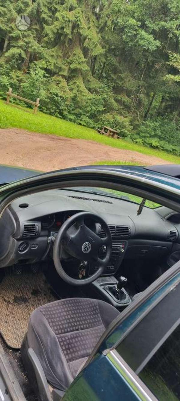 Green Volkswagen Passat 2001 in Jurbarkas, with an engine capacity of 1.90 L and mileage of 400 thousand km for 850 €, photo 9 on AUTOMOTO.COM.LV