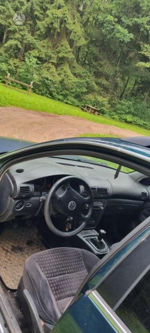 Zaļš Volkswagen Passat 2001 Jurbarkas, ar dzinēja tilpumu 1.90 L un nobraukumu 400 tūkst. km par 850 €, foto 10 vietnē AUTOMOTO.COM.LV