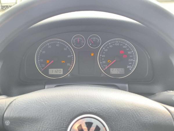 Green Volkswagen Passat 2001 in Vilnius, with an engine capacity of 1.60 L and mileage of 217 thousand km for 1240 €, photo 8 on AUTOMOTO.COM.LV