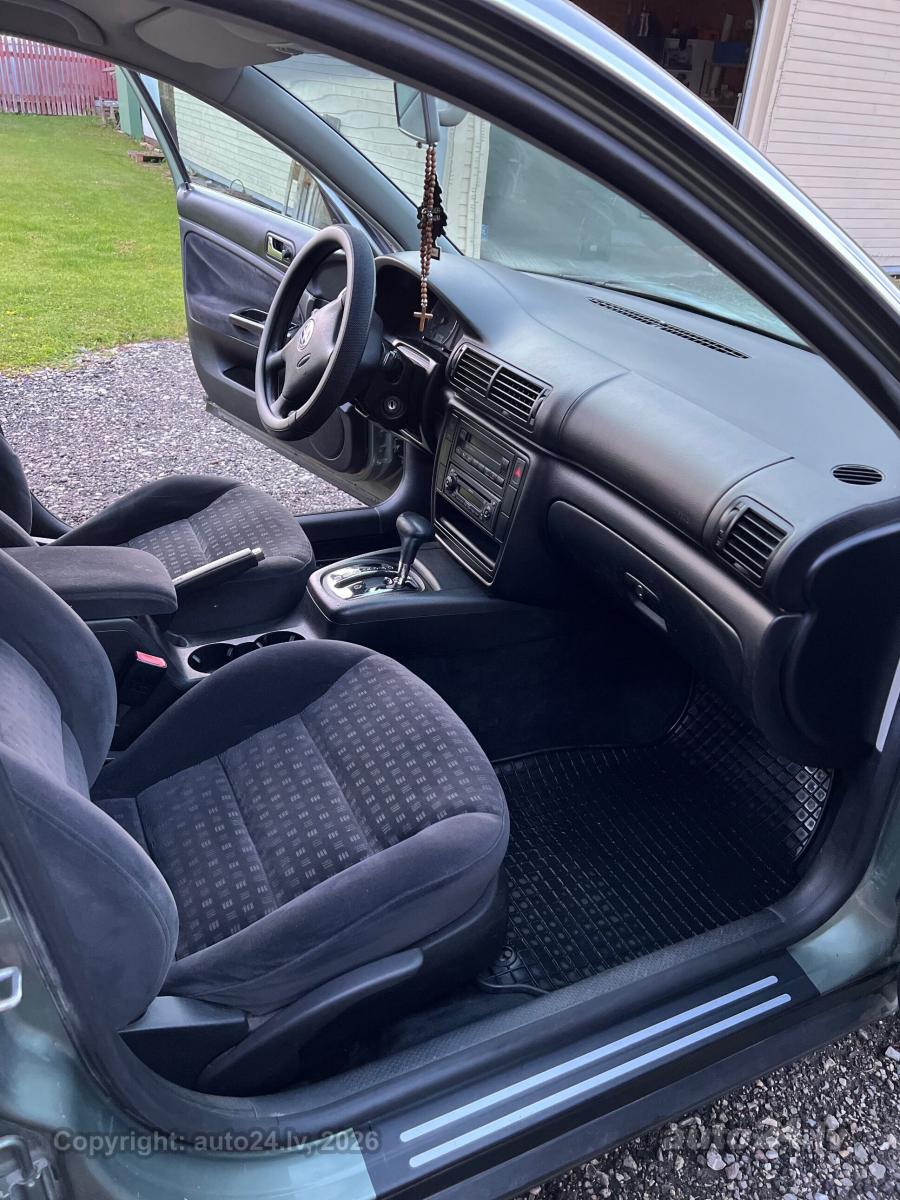 Green Volkswagen Passat 2001 in Parnu, with an engine capacity of 1.90 L and mileage of 526 thousand km for 1999 €, photo 12 on AUTOMOTO.COM.LV