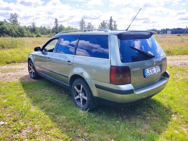 Zaļš Volkswagen Passat 2001 Šauļi, ar dzinēja tilpumu 1.90 L un nobraukumu 329 tūkst. km par 1000 €, foto 4 vietnē AUTOMOTO.COM.LV