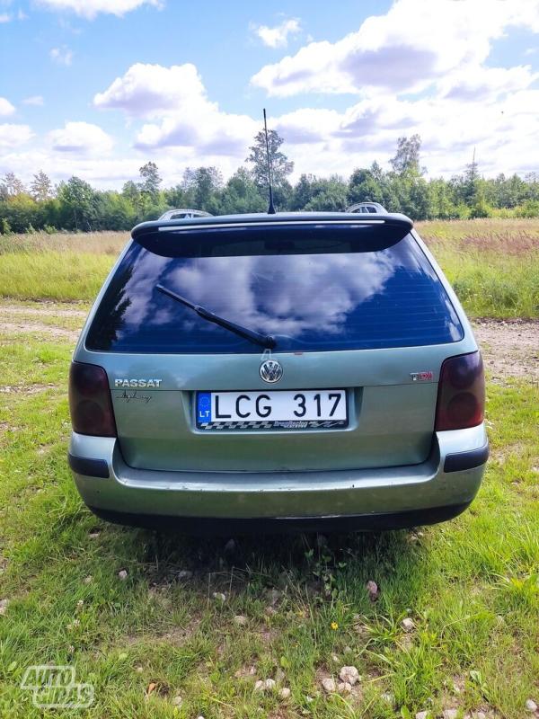 Zaļš Volkswagen Passat 2001 Šauļi, ar dzinēja tilpumu 1.90 L un nobraukumu 329 tūkst. km par 1000 €, foto 5 vietnē AUTOMOTO.COM.LV