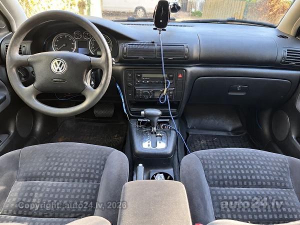Green Volkswagen Passat 2002 in Tallinn, with an engine capacity of 2.30 L and mileage of 306 thousand km for 1300 €, photo 3 on AUTOMOTO.COM.LV