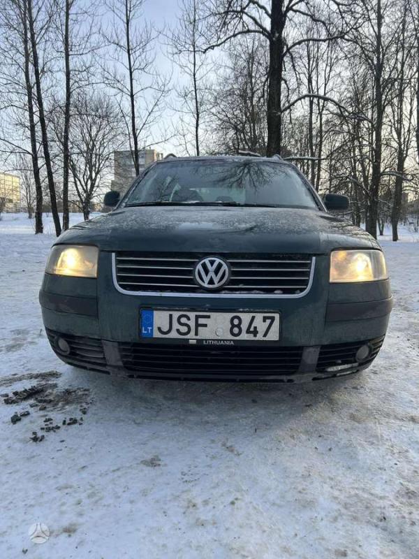 Zaļš Volkswagen Passat 2003 Viļņa, ar dzinēja tilpumu 1.90 L un nobraukumu 337 tūkst. km par 950 €, foto 1 vietnē AUTOMOTO.COM.LV
