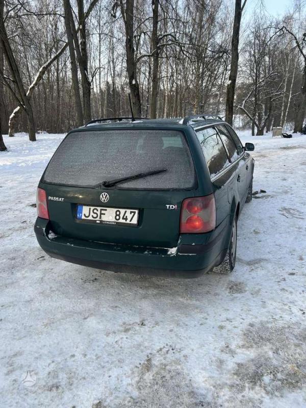 Zaļš Volkswagen Passat 2003 Viļņa, ar dzinēja tilpumu 1.90 L un nobraukumu 337 tūkst. km par 950 €, foto 6 vietnē AUTOMOTO.COM.LV