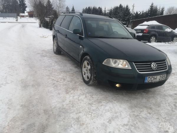 Green Volkswagen Passat 2003 in Elektrenai, with an engine capacity of 1.90 L and mileage of 345 thousand km for 1000 €, photo 2 on AUTOMOTO.COM.LV