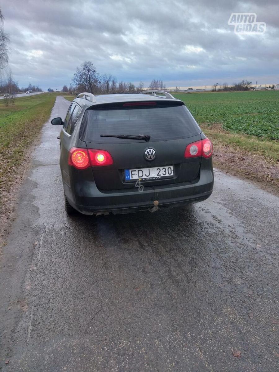 Zaļš Volkswagen Passat 2006 Viļņa, ar dzinēja tilpumu 1.90 L un nobraukumu 355 tūkst. km par 625 €, foto 3 vietnē AUTOMOTO.COM.LV